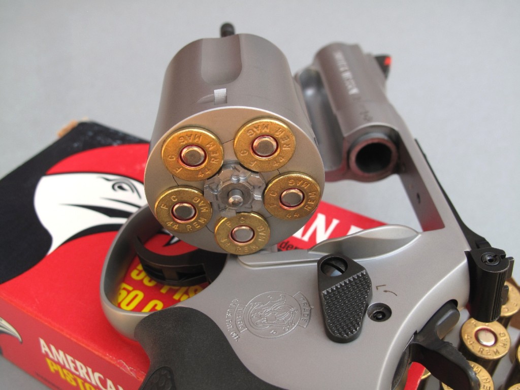 Essai armes | Revolver Smith & Wesson modèle 69 « Combat Magnum ...